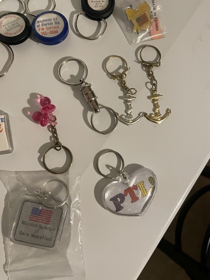 35pc-Vintage Advertising Promo Keychains Key Rings Lot Coin & More | eBay