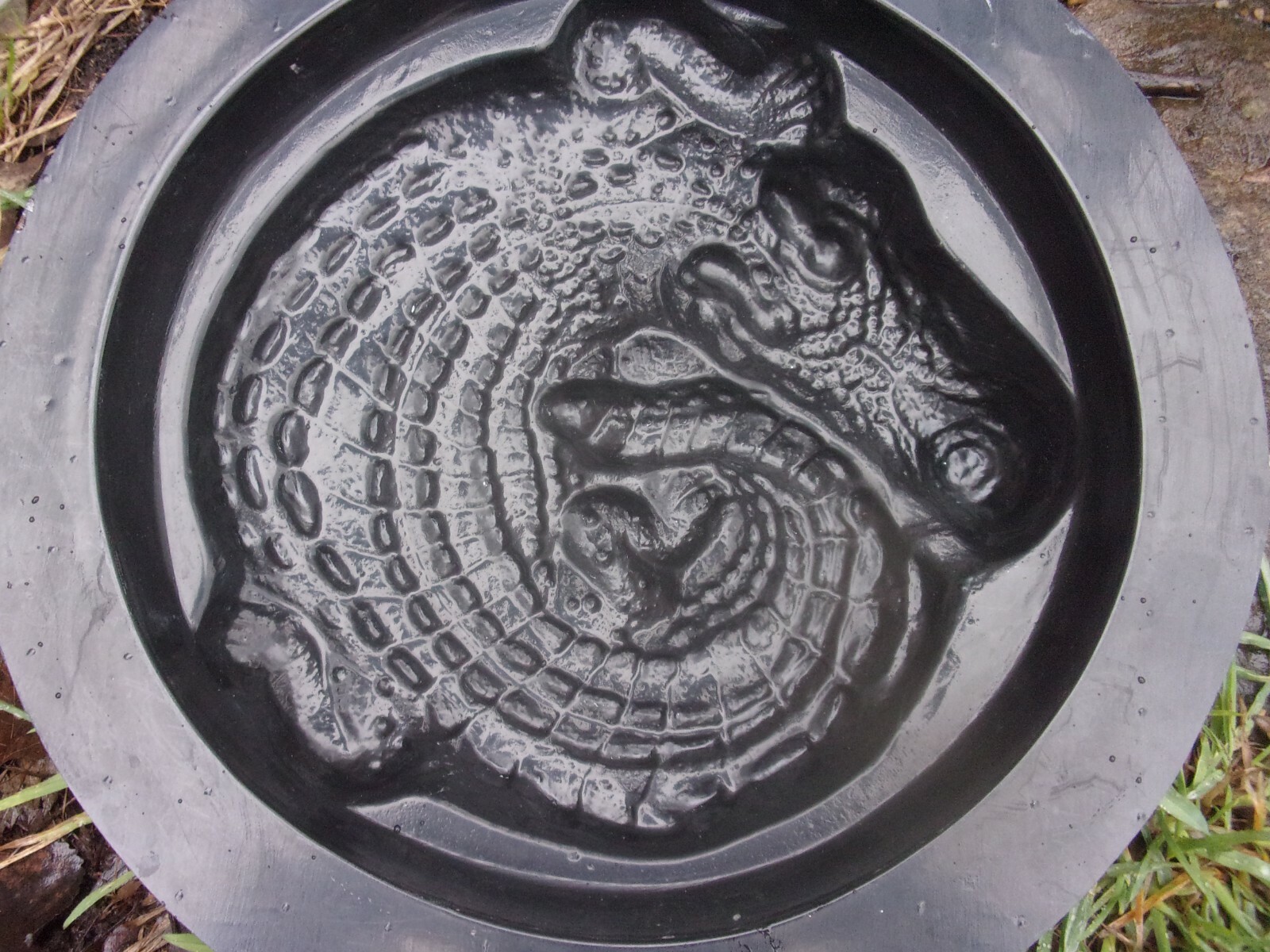 Alligator stepping stone mold concrete plaster abs plastic gator mould ...