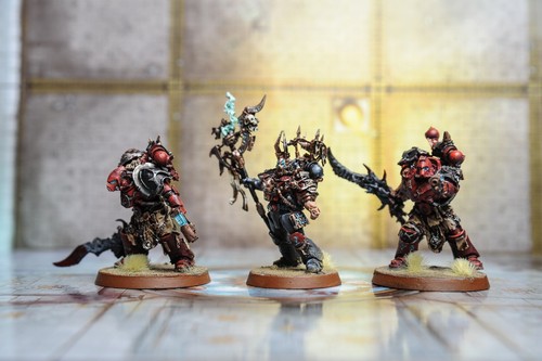 Word Bearers Zardu Layak and Blade-slaves Bodyguard painted pack ...