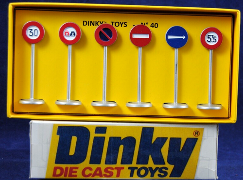 French NOREV DINKY 40 INTERNATIONAL ROAD SIGN Set 6 Diecast TRAFFIC ...