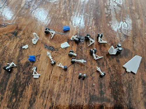 Hogan Wings 1:200 Scale Model Airplane Landing Gear Parts Lot | eBay