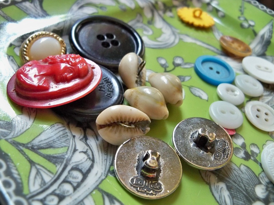 antique red cameo early plastic pendant button lot cowrie shells diy ...