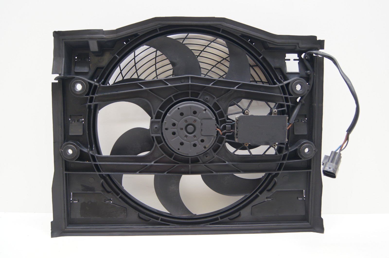 99-05 BMW E46 A/C RADIATOR CONDENSER COOLING PUSHER FAN 330I OEM | eBay