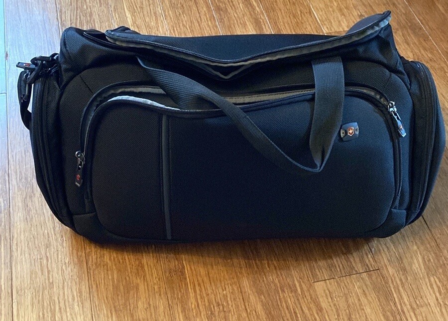 Victorinox Swiss Army Black Duffle Bag - Shoulder Str… - Gem