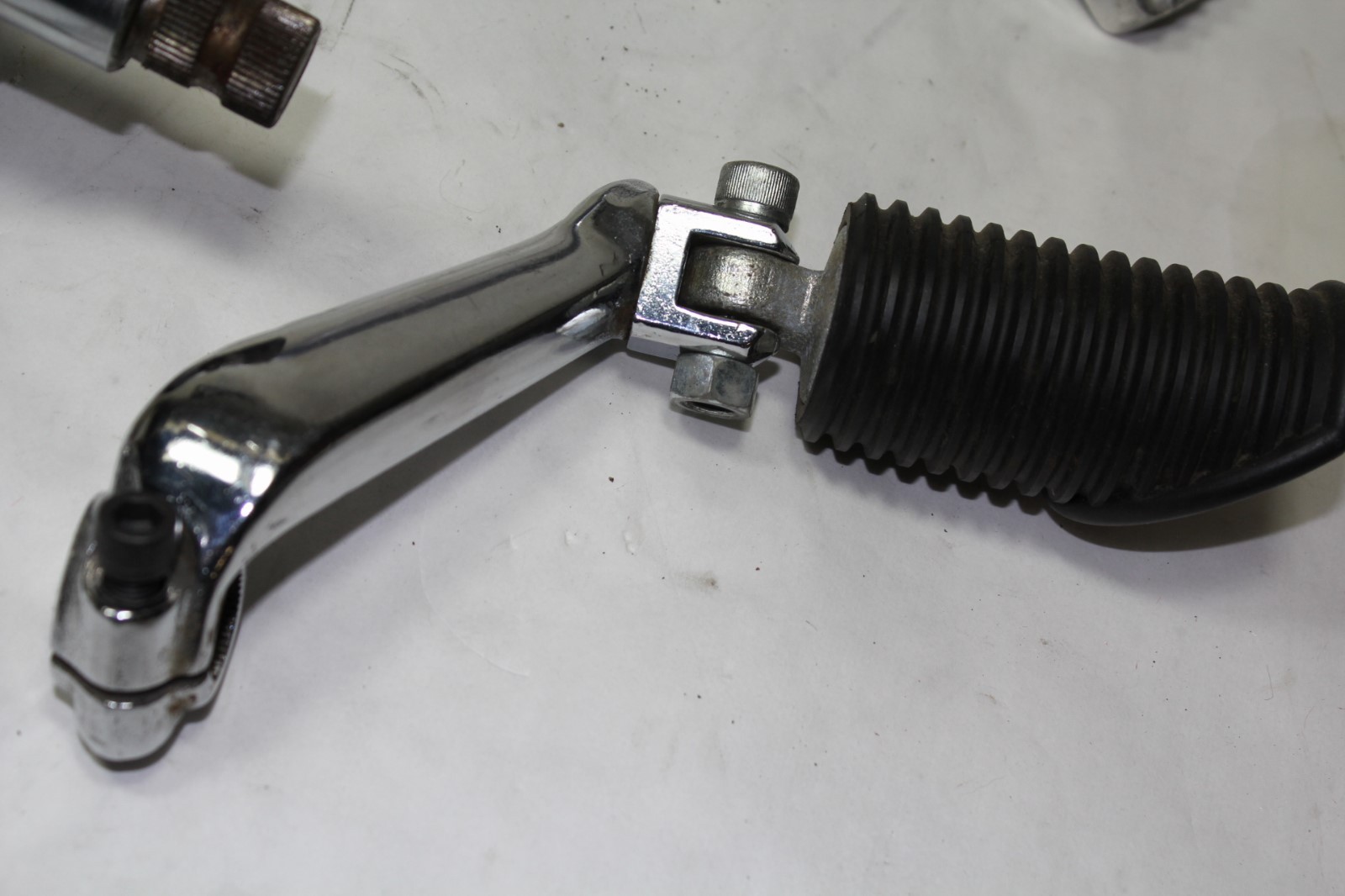 FXR mid controls + brake pedal w/ rod + pegs Harley FXRT FXRD FXRP FXLR ...