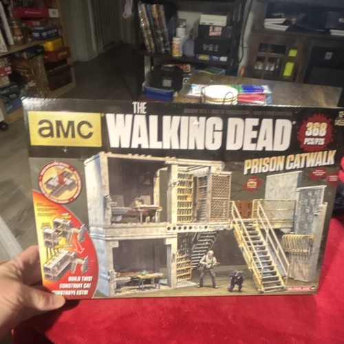 McFarlane Toys The Walking Dead Prison Catwalk Construction Set 368 ...