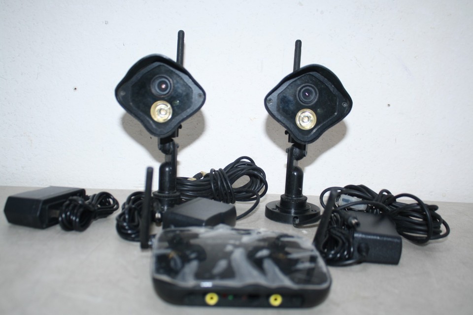 Defender - PHOENIX Pro 22304 Wireless Security System with 2 Cameras ...