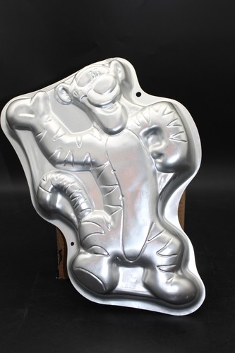 Wilton Disney Tigger the Tiger Character Aluminum Cake Pan 2105-3001 | eBay