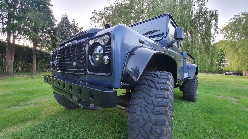 LANDROVER DEFENDER 110 HI CAP 15P | eBay UK