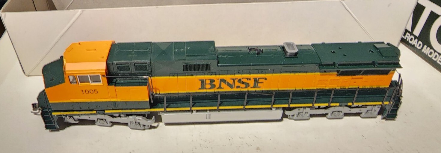 Kato HO GE C44-9W Dash 9 Diesel BNSF #1005 | eBay