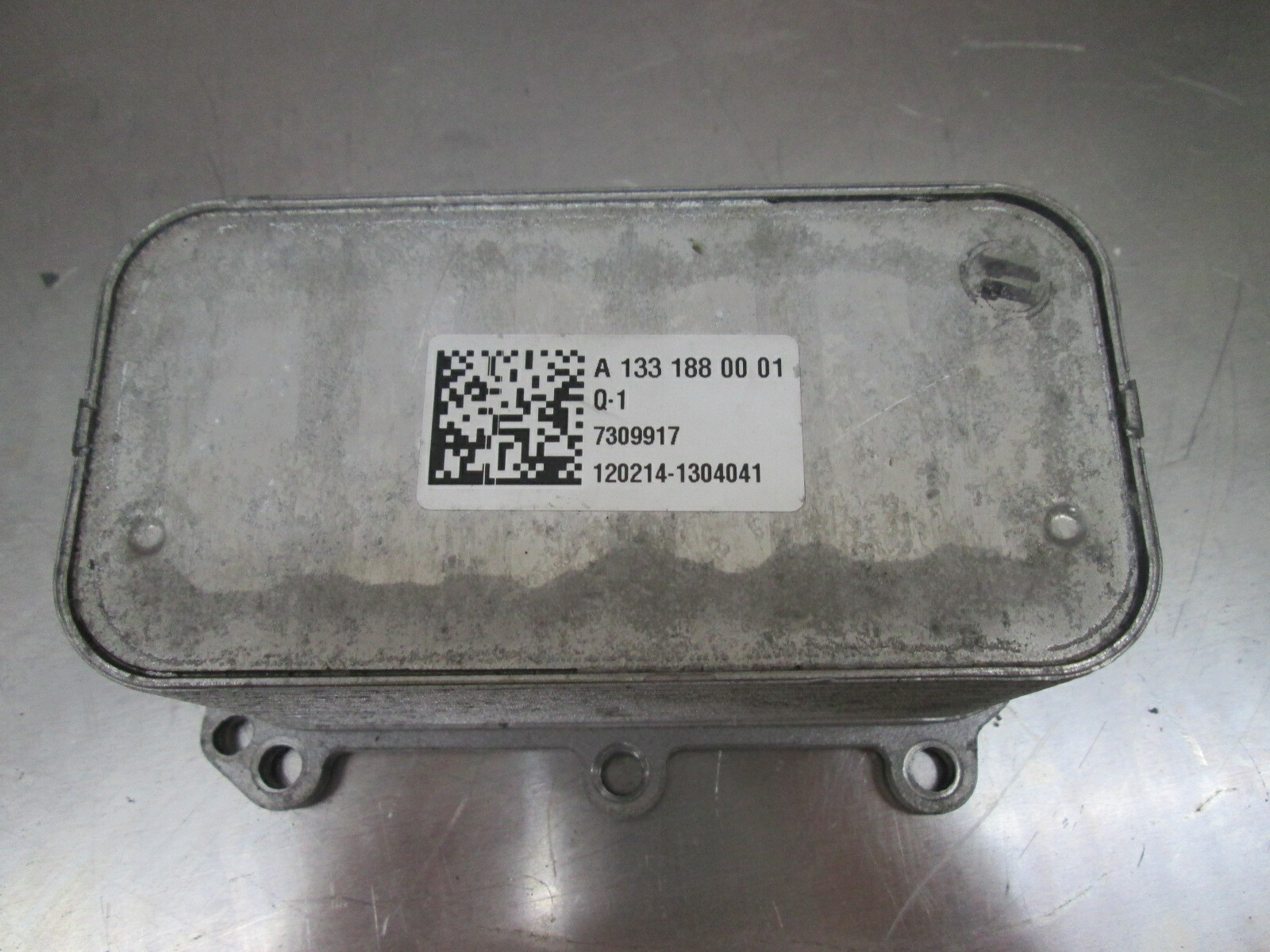 Mercedes Benz M274 Ölkühler Motorkühlung an Stuergehäuse A1331880001 ...