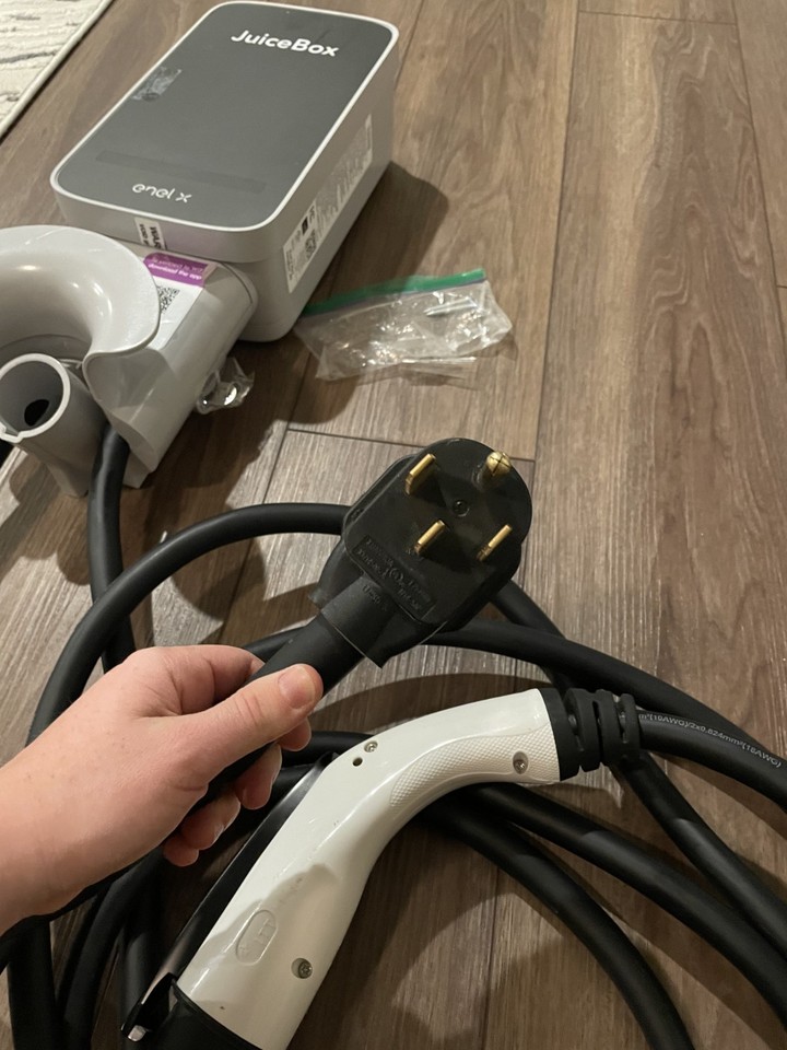 Enel X JuiceBox 40 40-Amp Electric Vehicle Charging Station - J1772 ...