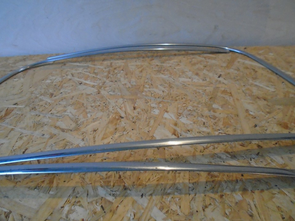 Renault DAUPHINE WINDSHIELD TRIM SET windscreen window molding Gordini ...