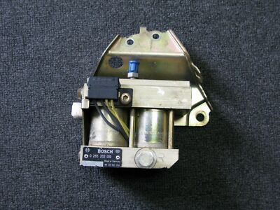 PORSCHE 964 CARRERA C4 CONTROL VALVE 964.315.013.50 BOSCH 0 265 202 00 ...