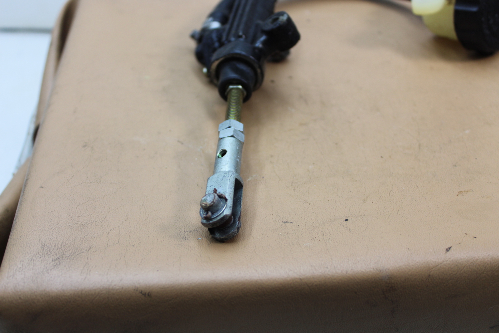 YAMAHA 1987 FZ700 85-88 FZ750 REAR BRAKE MASTER CYLINDER (TOB325) FROZE ...