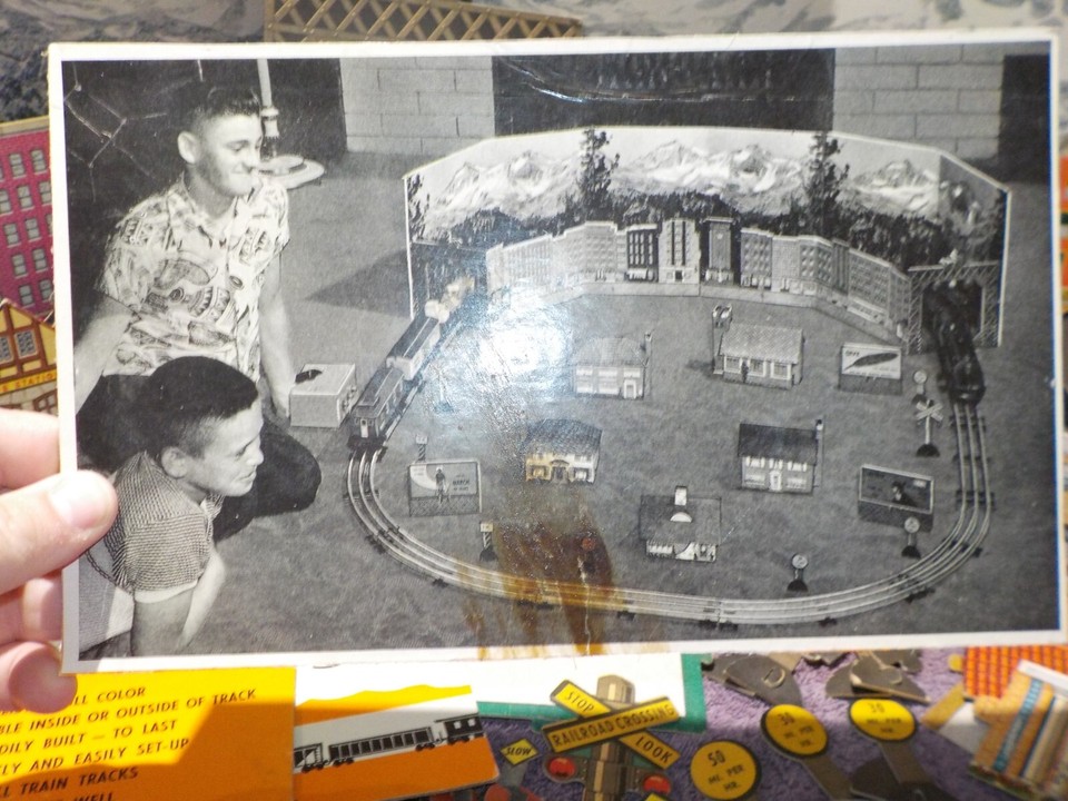 ANTIQUE BUILT RITE TRAIN ACCESSORY SET MOUNTAINS, BUILDINGS & MORE NOT ...