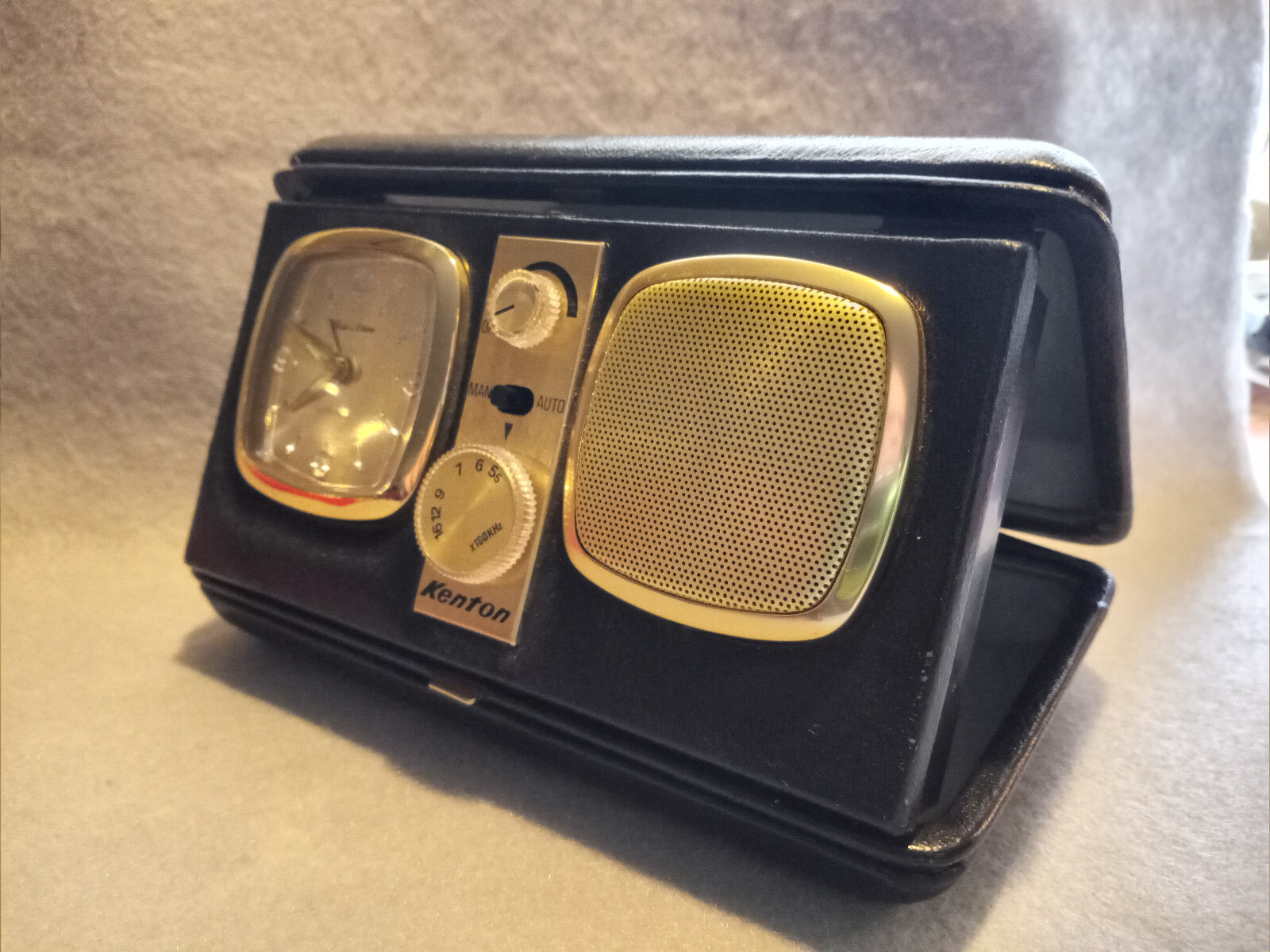 An Extremly Nice "Kenton" Travel Alarm Clock Radio | eBay