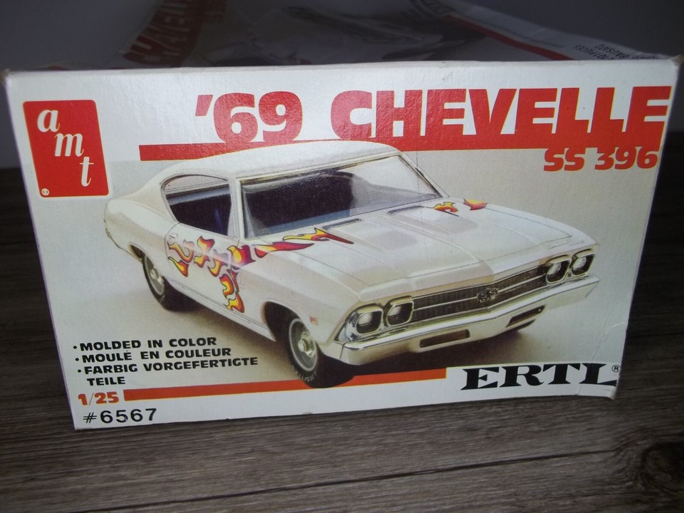 AMT Ertl model car kit classic '69 Chevelle SS 396 car model 1/25 scale ...
