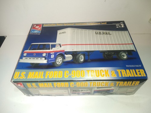 AMT 1/25 Scale Ford C900 US Mail Truck Plastic Model KitAMT1326 open ...