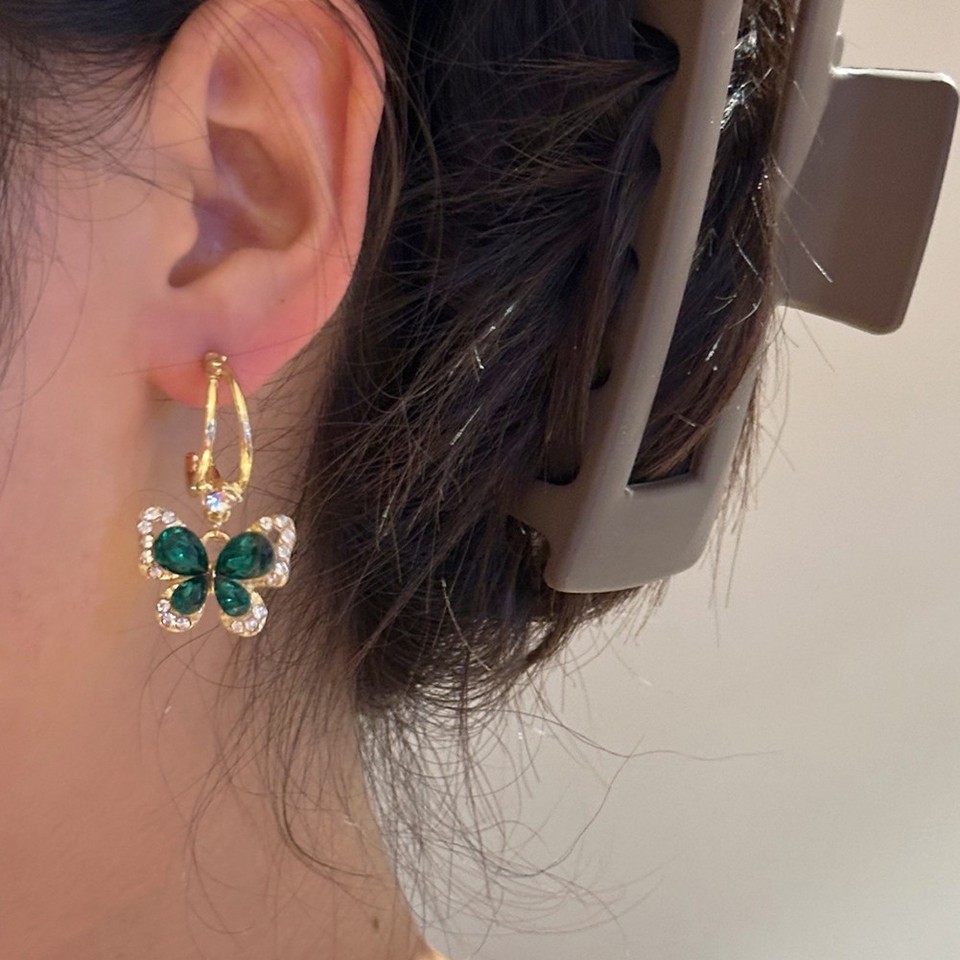 Fashion Must Have Chic and Charming Lightweight Women's Earring Styles ...