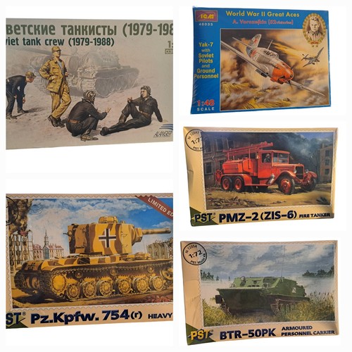 Vintage Model Kit Lot Of 5 Models Military Tanks-Vehicles & Figures ...