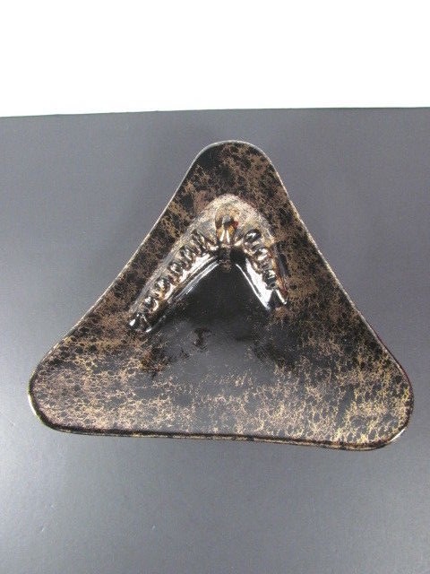 VINTAGE ASHTRAY DORIS SCHULTZ HANDCRAFTED BLACK & GOLD CERAMIC ART | eBay
