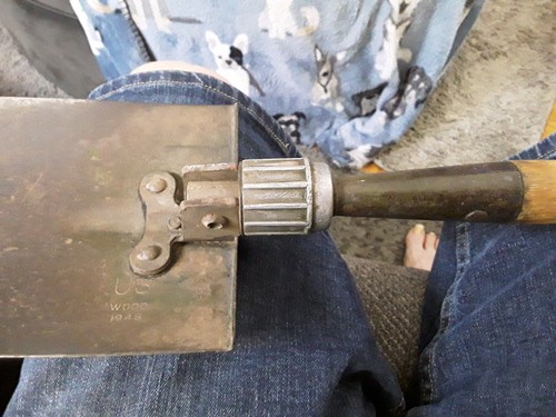 US Wood 1945 Military Foldable Trench Shovel / Vintage Military Hand ...