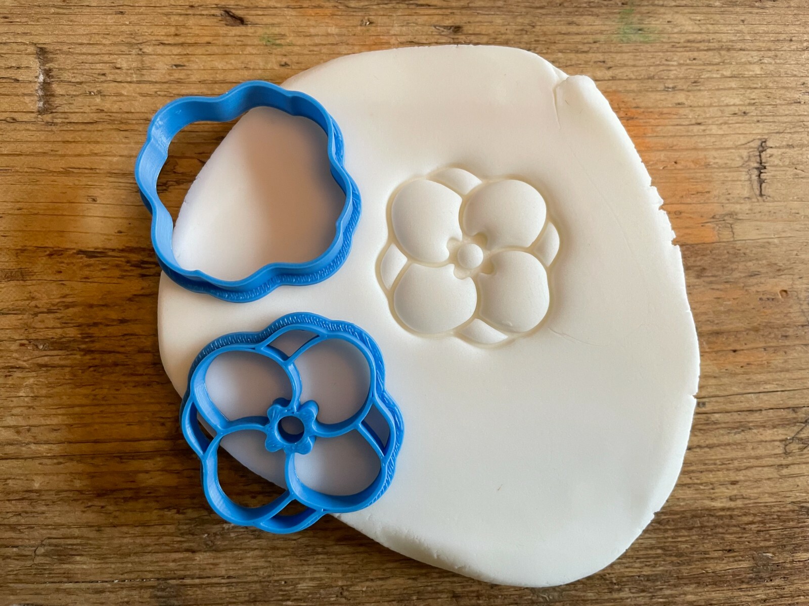 Poppy cookie/ biscuit cutter, decorating ideas, flower, icing | eBay UK