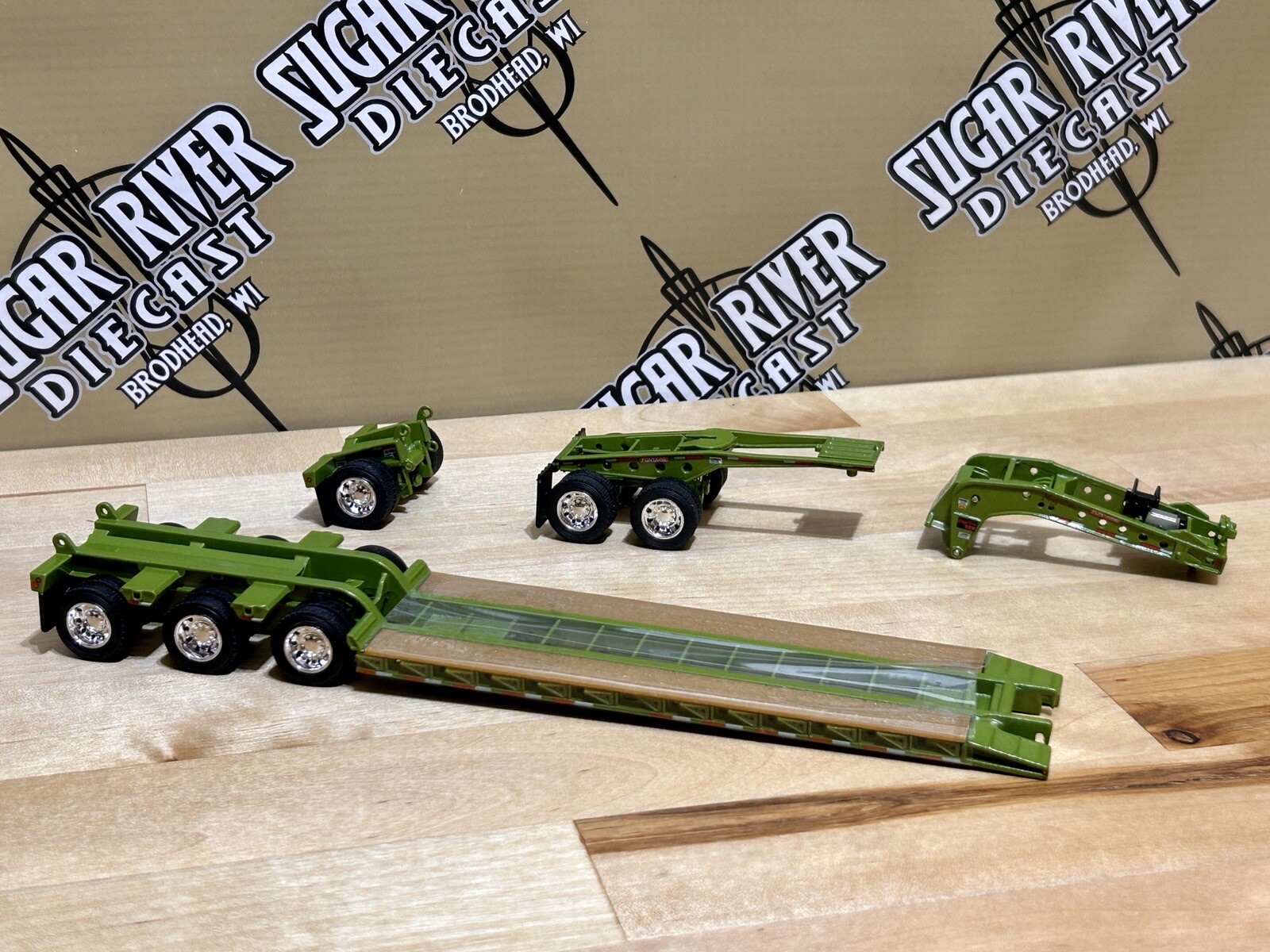 Dcp 1/64 Lowboy tri axle Magnitude heavy haul trailer with jeep and ...