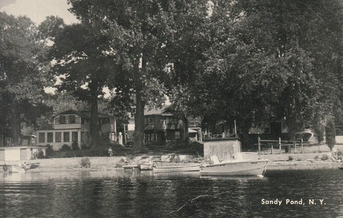 Sandy Pond NY -- Vintage View showing Cottages -- Boats -- Pub. by Moss ...