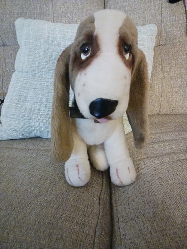 Vintage 1976 Bogart Animal Fair Basset Hound 13" plush Stuffed Toy With ...