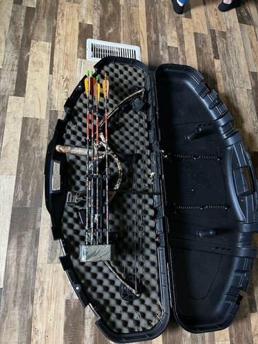 Compound Bow with Arrows and Hard Case | eBay