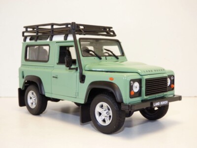 LAND ROVER DEFENDER 90 vert & toit blanc & galerie 1/24 | eBay