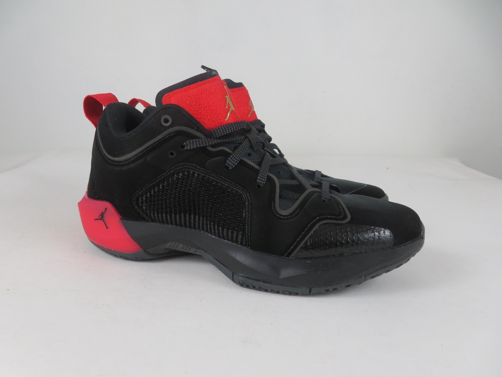 Nike Air Jordan 37 XXXVII Low Bred Black Red Stunt Me… - Gem