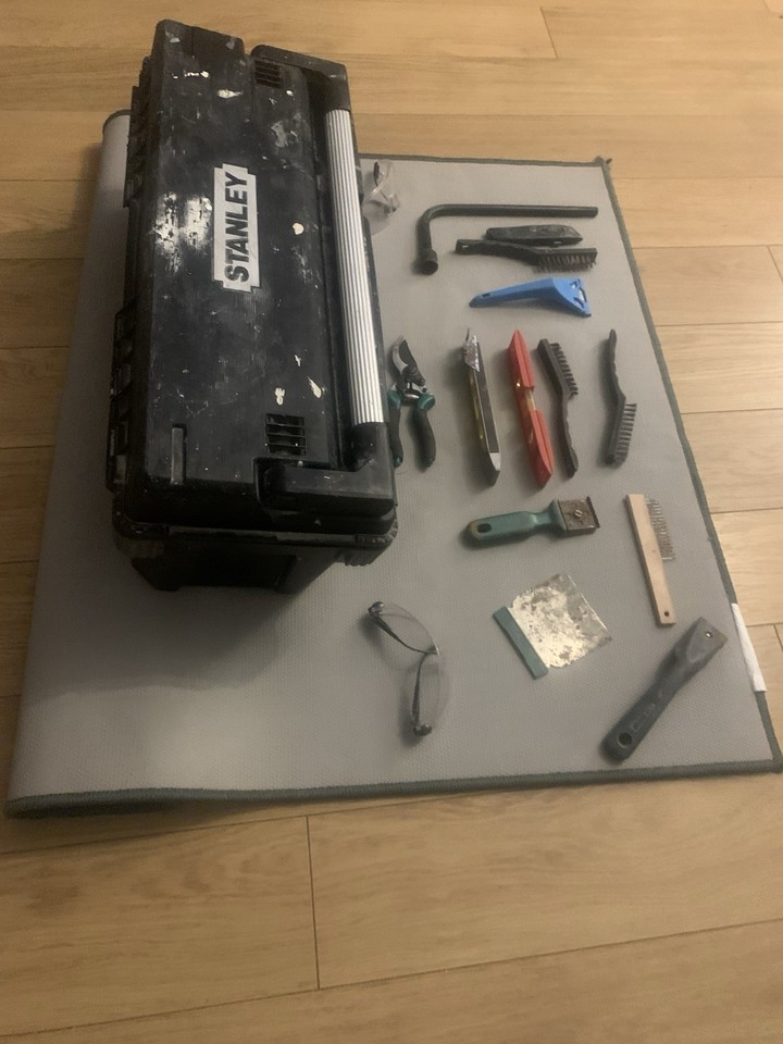 Stanley Toolbox with Assorted Hand Tools & Accessories - Job Lot Bundle ...