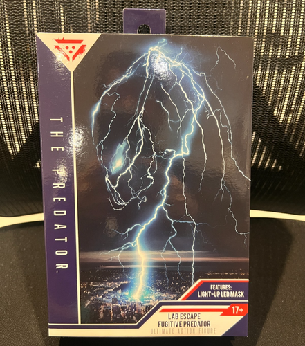NECA The Predator Ultimate Lab Escape Fugitive Predator Light Up LED ...