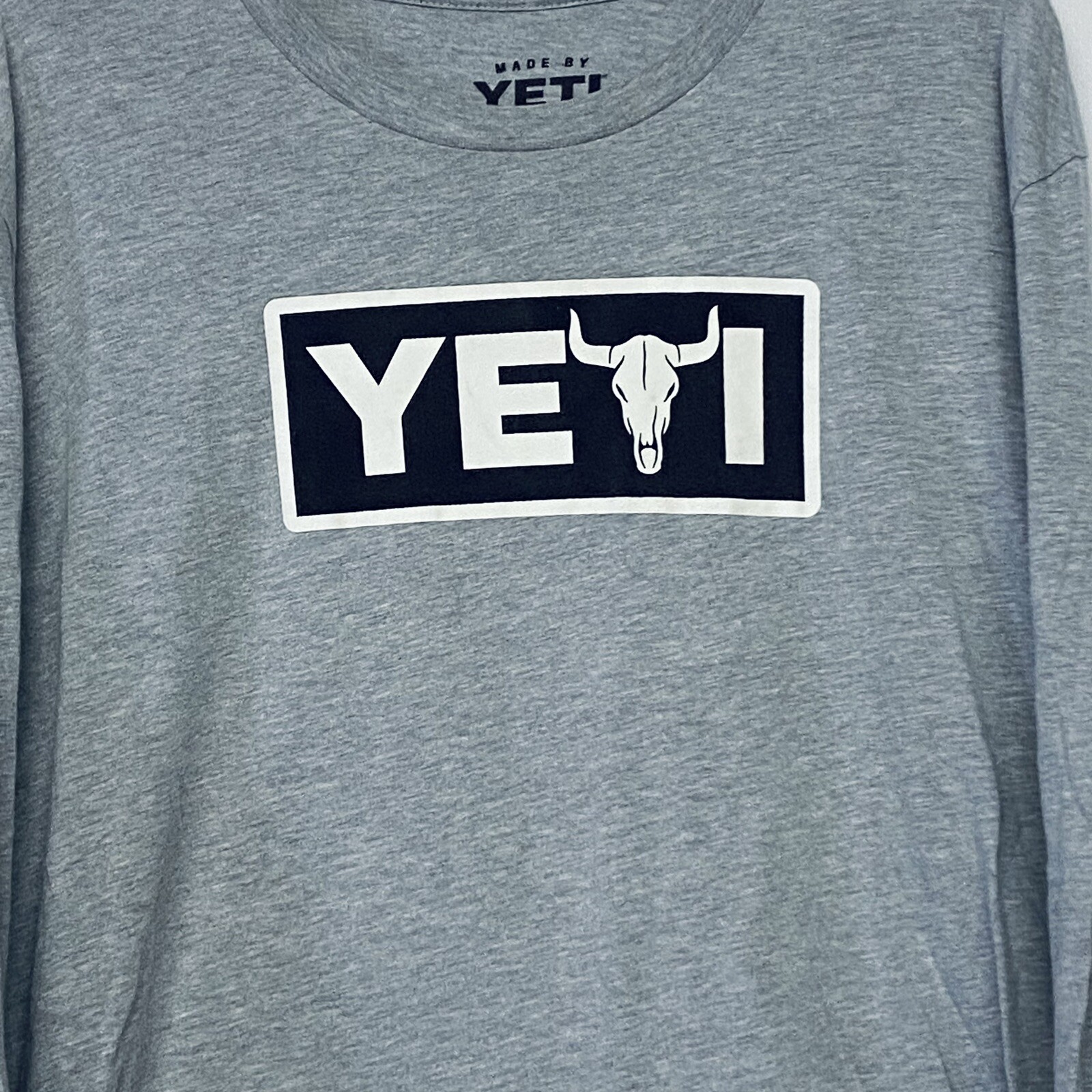 YETI Gray Cow Bull Skull Logo Graphic Long Sleeve Men… - Gem