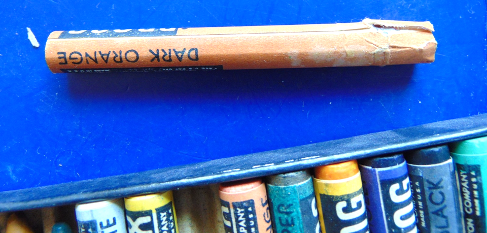 VINTAGE PRANG CRAYONEX DRAWING CRAYONS BOX SET #326X ~ 32 colors,incl ...