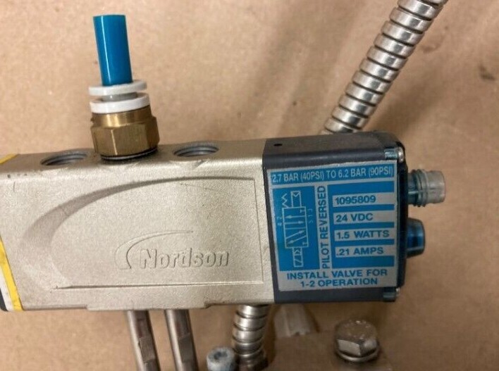 Nordson MiniBlue II Hot Melt Glue Applicator 8517895 w/ Nordson Valve ...