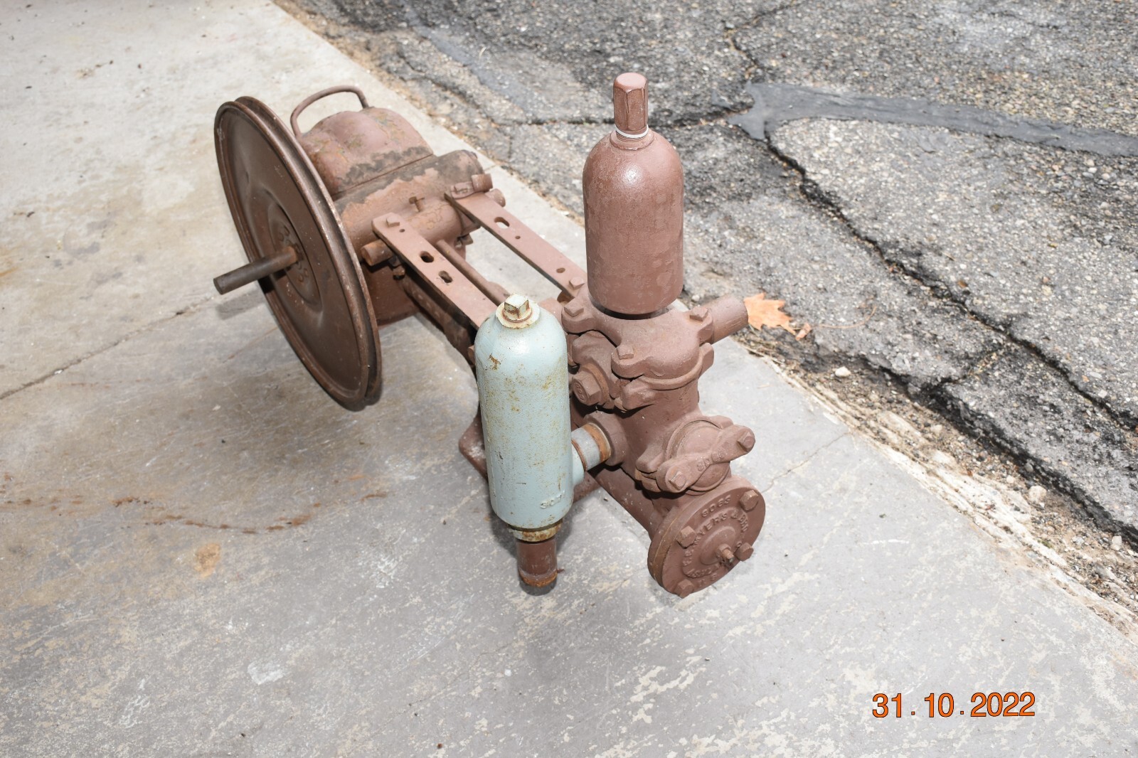 Vintage Cast Iron F E Myers Water Bulldozer Well Pump. Flywheel Turns ...