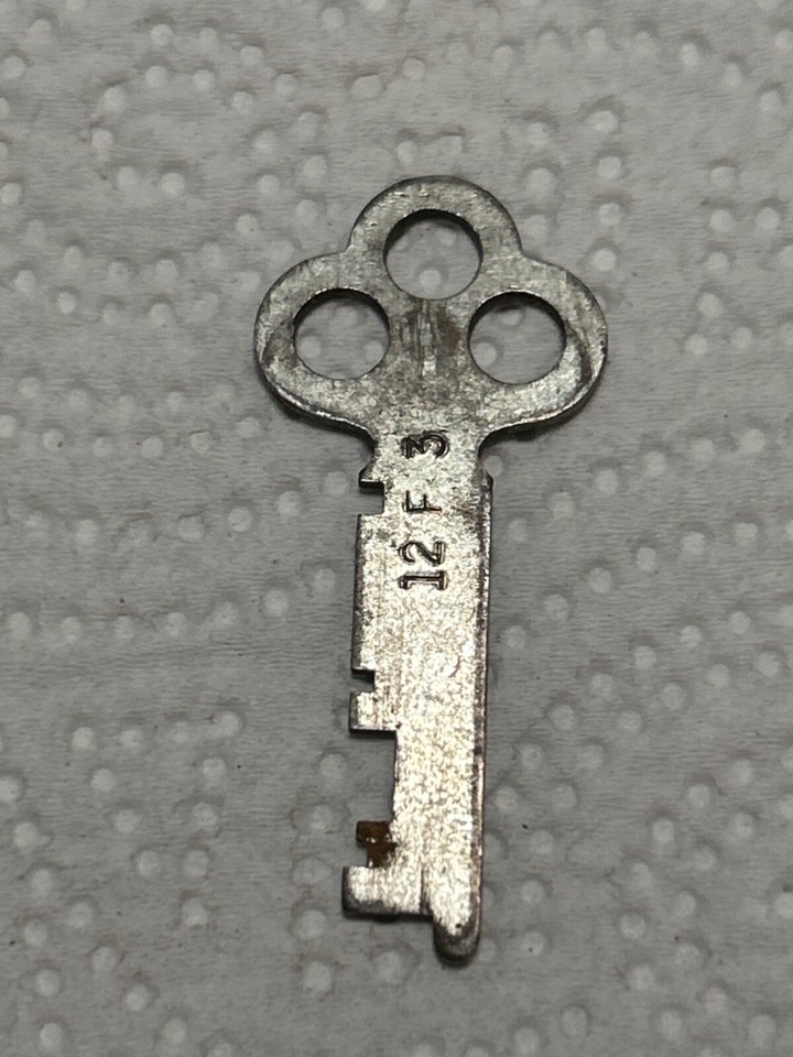 Vintage Yale Key | eBay
