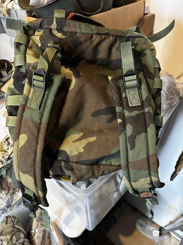 Molle Lightweight Load-Carrying Medic Vest Pack - Woodland - 6532-01 ...
