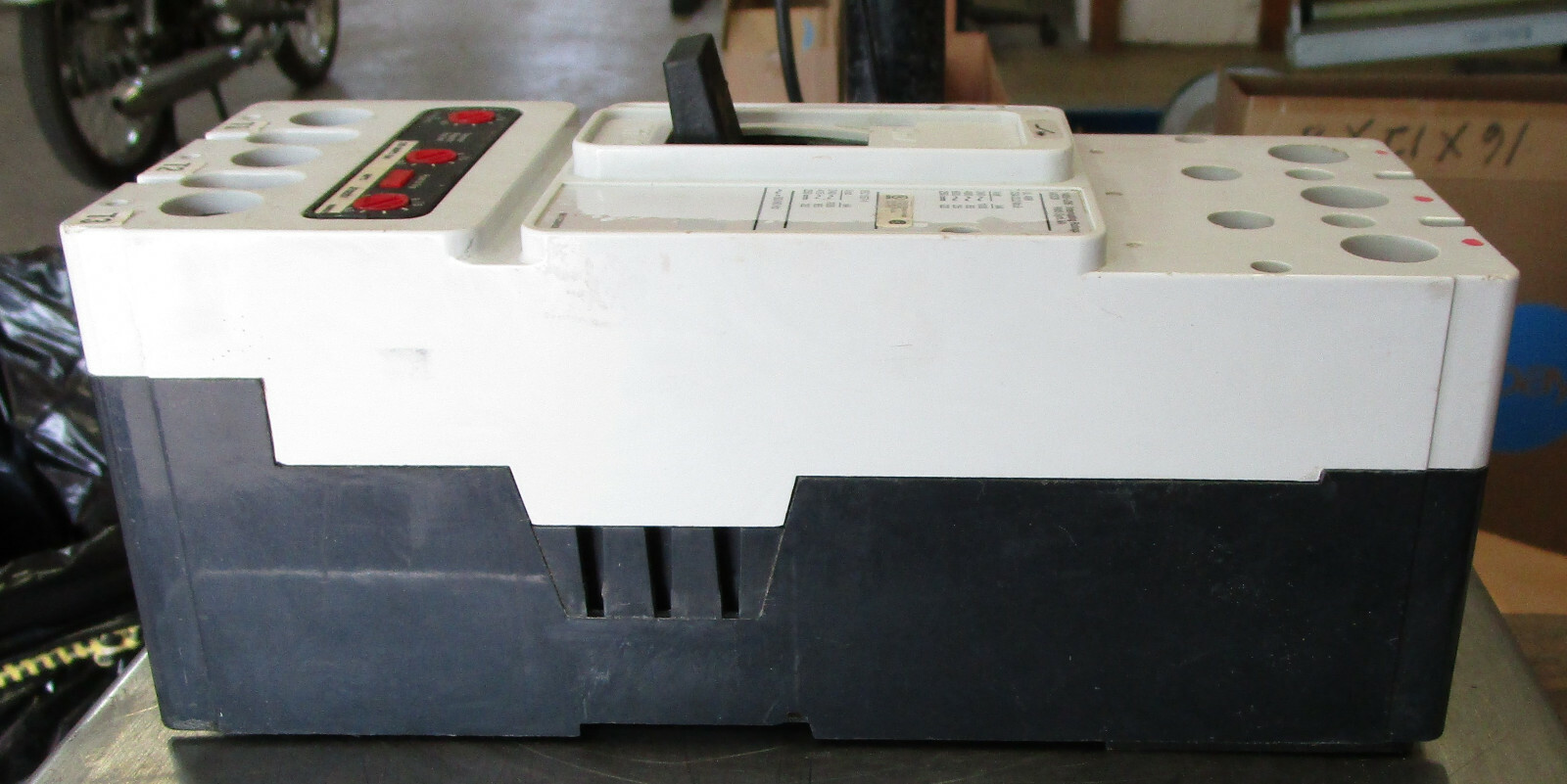 Allen Bradley 140U-JD6 140U-JD6 A Circuit Breaker, 3Pole, 250A Max Used ...