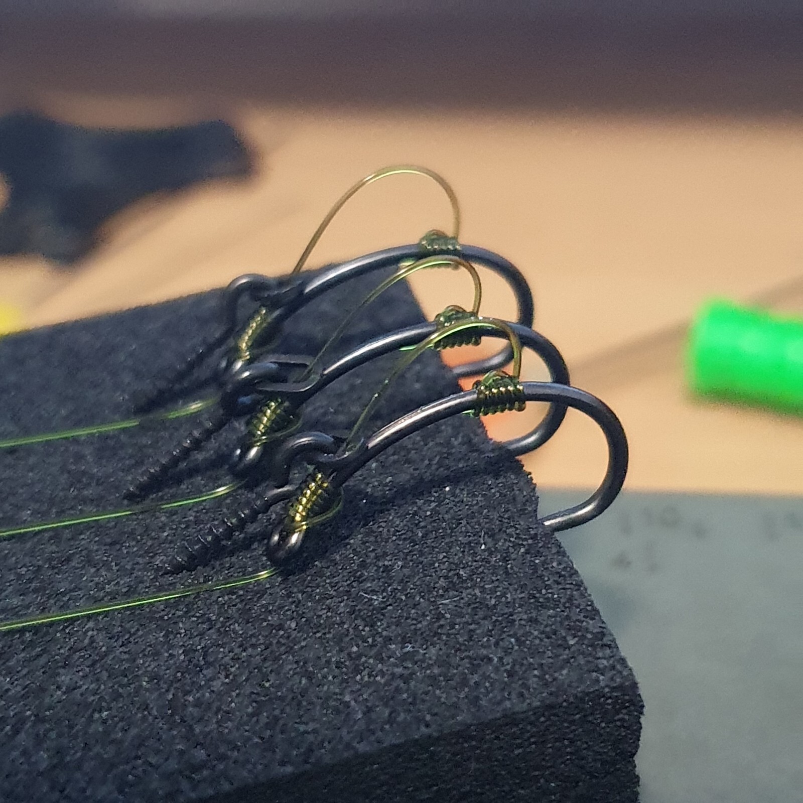 3 IQ D Rigs Clear or Camo - Kicker / Fluorocarbon / ready Tied Carp ...