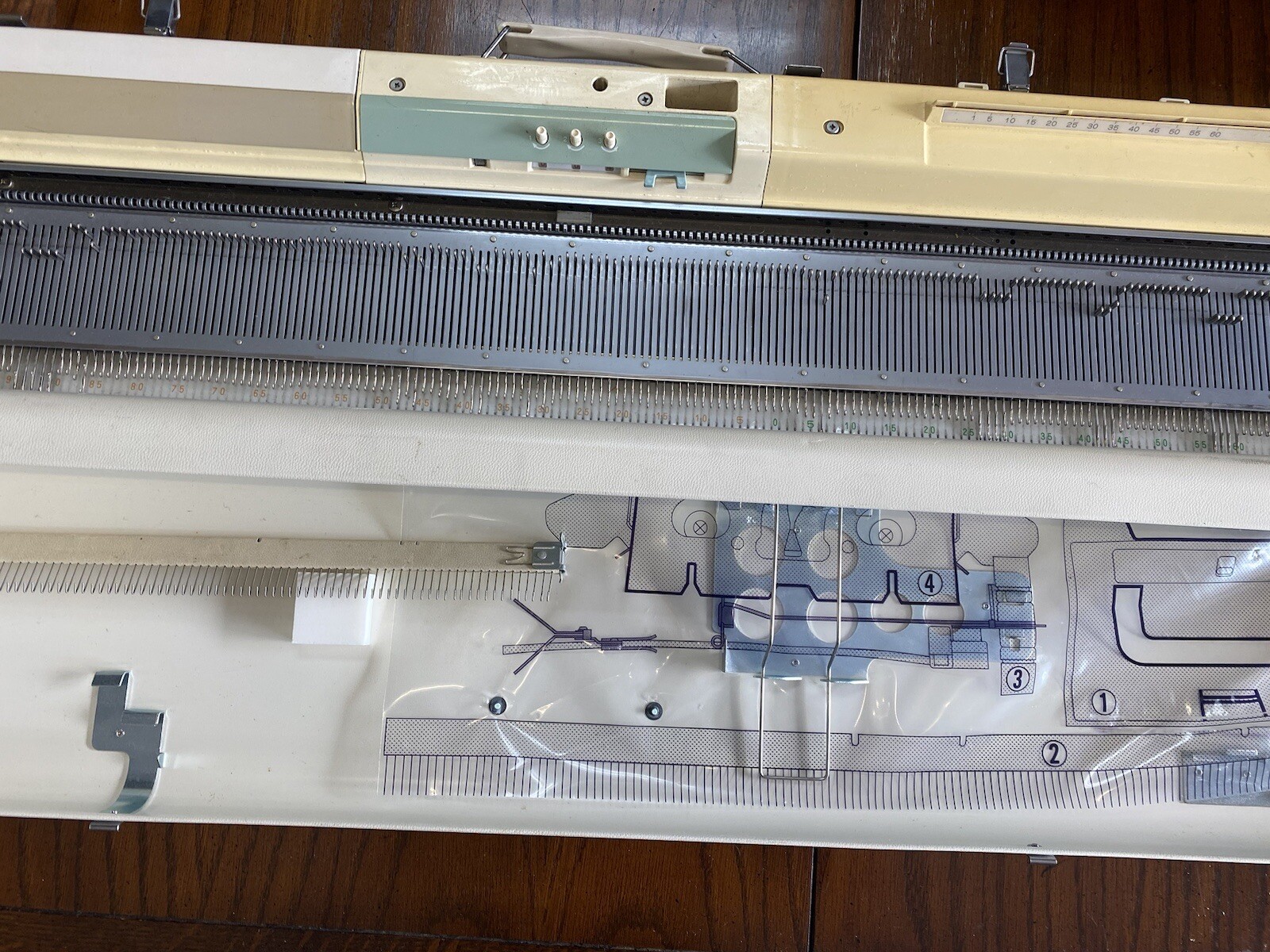 Brother Electroknit KH-950E Knitting Machine w/ Case & Accessories ...