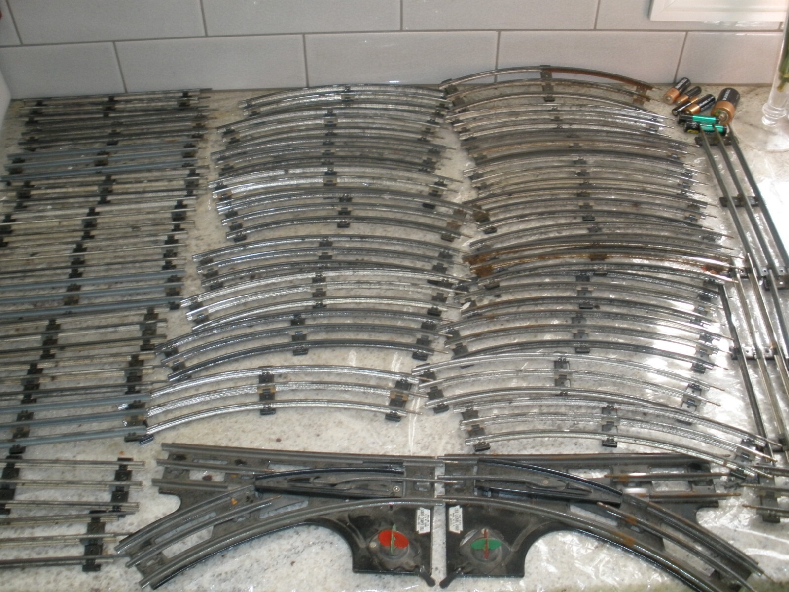 Vintage Lot of Lionel 0 Gauge Track 16 Straight, 20 Curved, 2 Switches ...