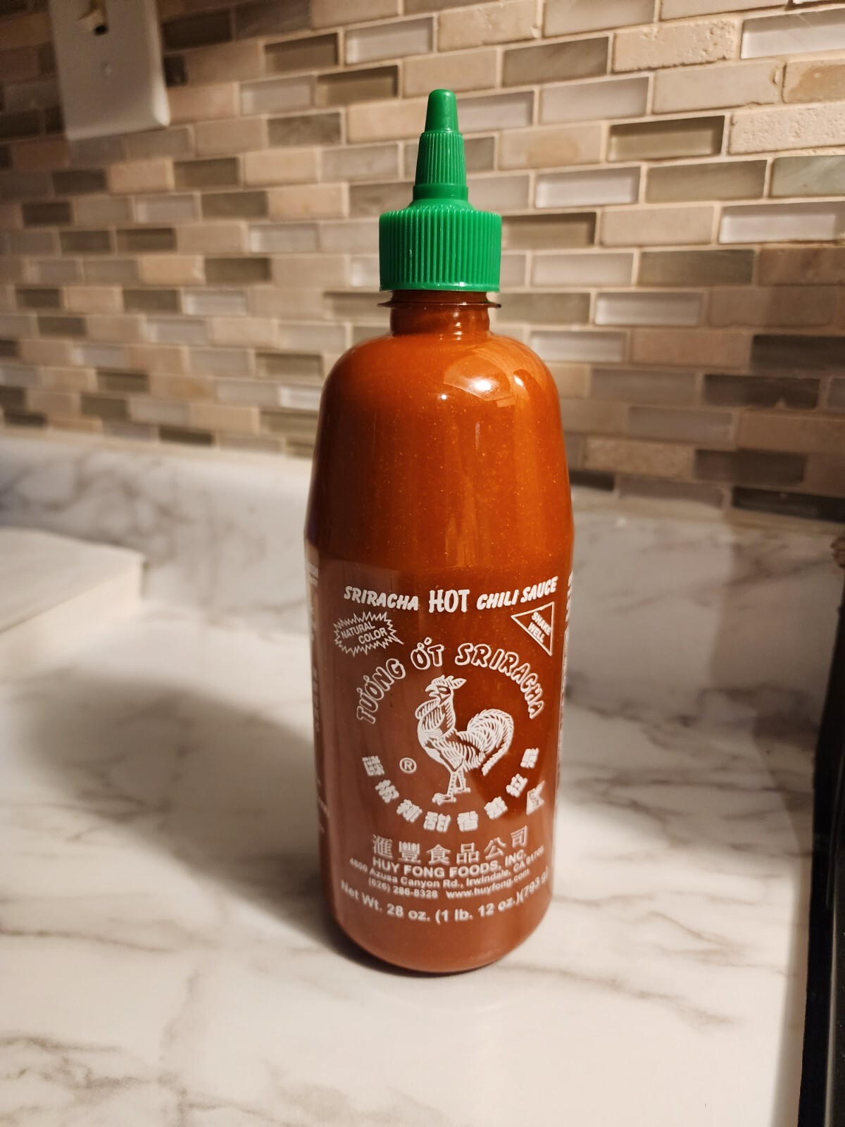 Huy Fong Sriracha 28 Oz Large Bottle Hot Chili Sriracha Sauce Exp