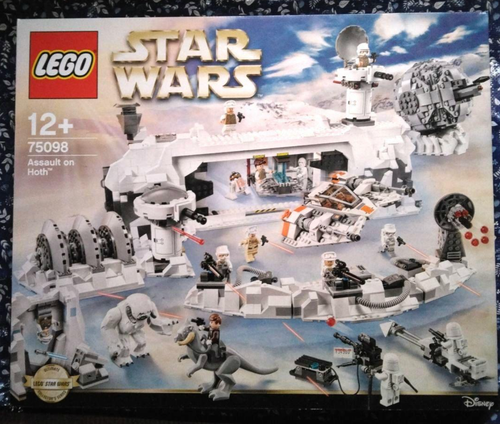 LEGO 75098 Star Wars Ultimate Collector Series Assault on Hoth In 2016 ...