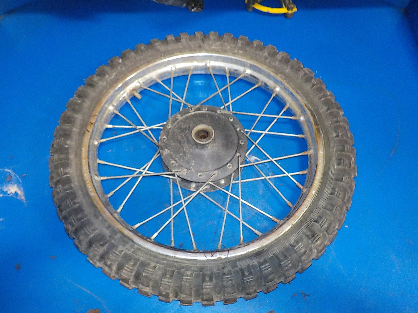 YAMAHA PW 80 PW80 (Y-ZINGER) FRONT WHEEL 1.40X14, DAMAGE AS SHOWN ...