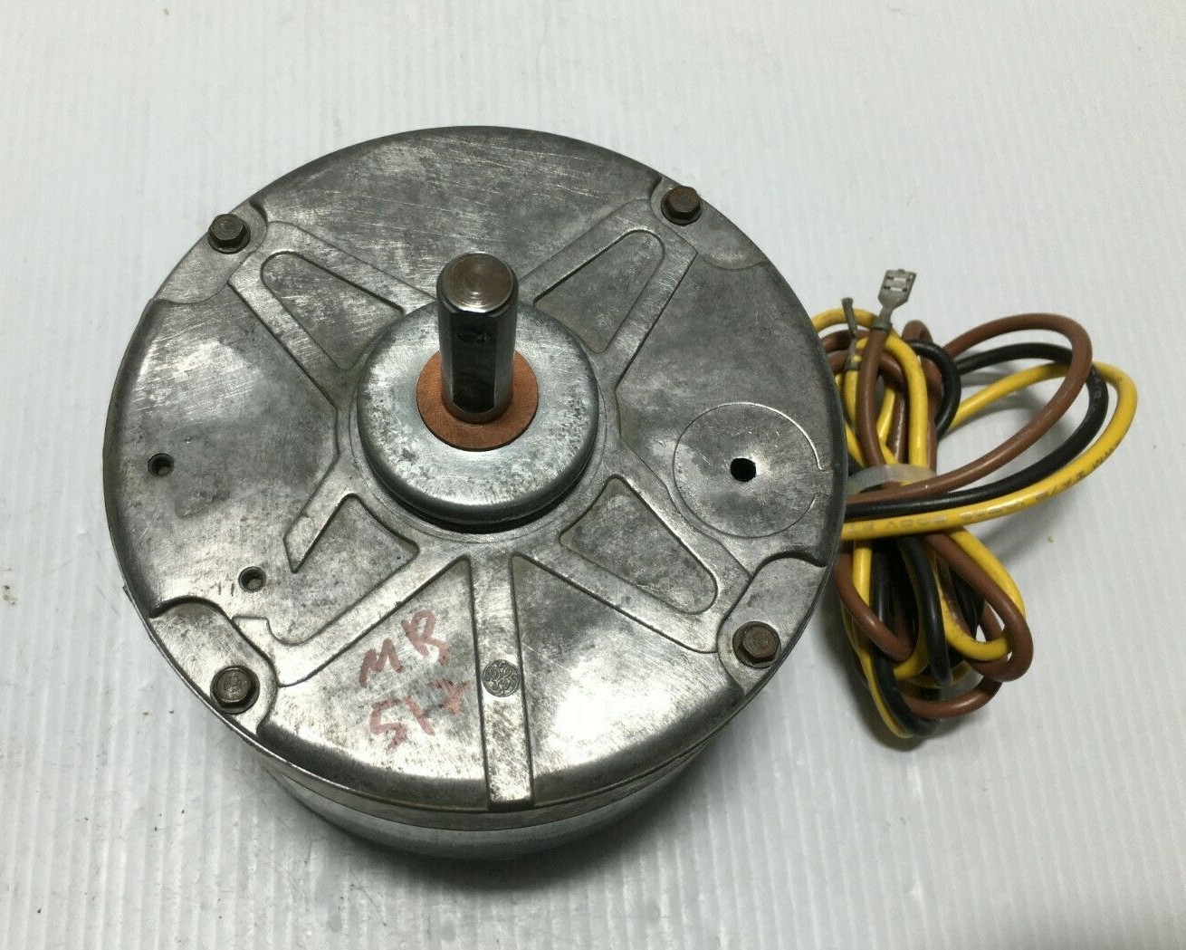 GE 5KCP39EGS070S Carrier HC39GE237A Condenser Motor 1100RPM 1/4HP used ...